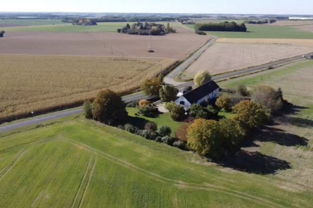 La Lézardière : Une Échappée Belle en Pleine Campagne Bourguignonne